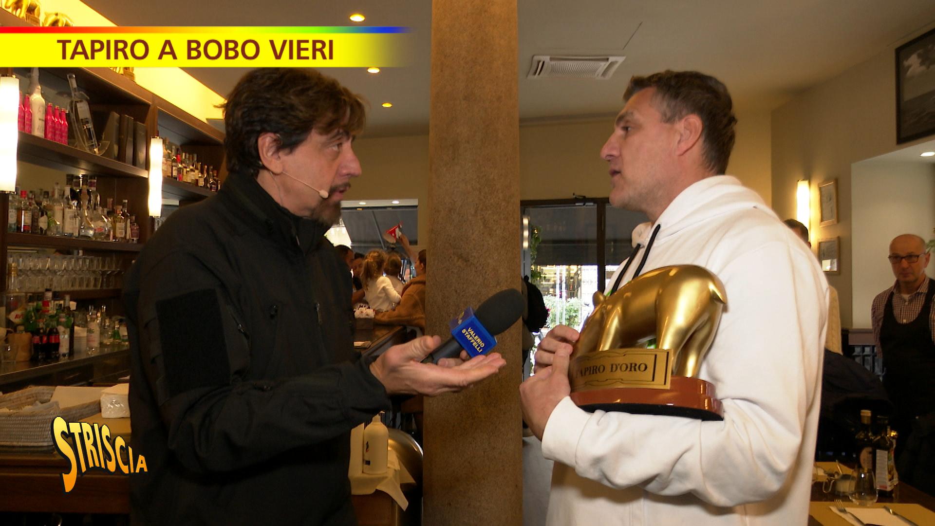 Striscia la notizia: nuovo Tapiro d'oro a Vieri per la Bobo Tv. Il motivo