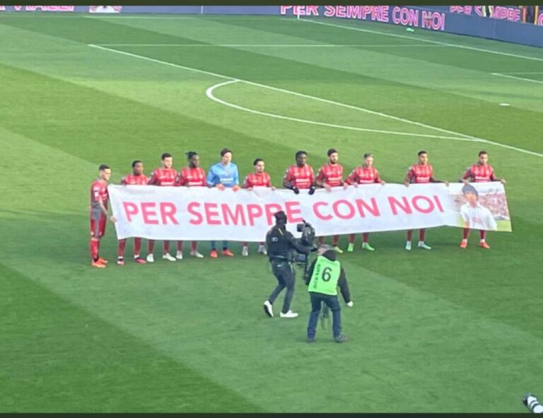 FOTO - Sampdoria, la Cremonese ricorda Vialli allo 'Zini'