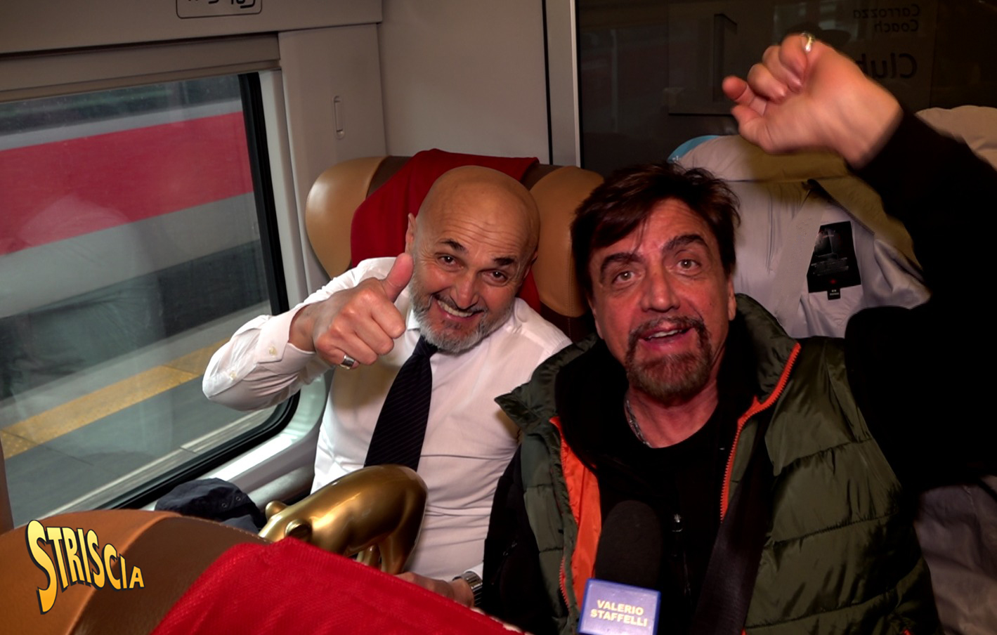 VIDEO - Italia, Valerio Staffelli consegna il tapiro d'oro a Luciano ...