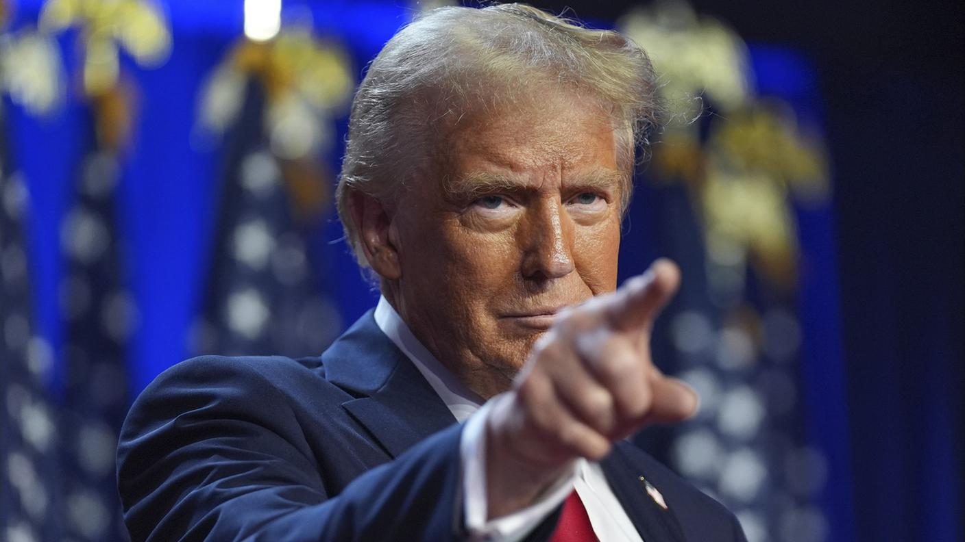 VIDEO - Ex Sampdoria, Fabio Quagliarella saluta Donald Trump